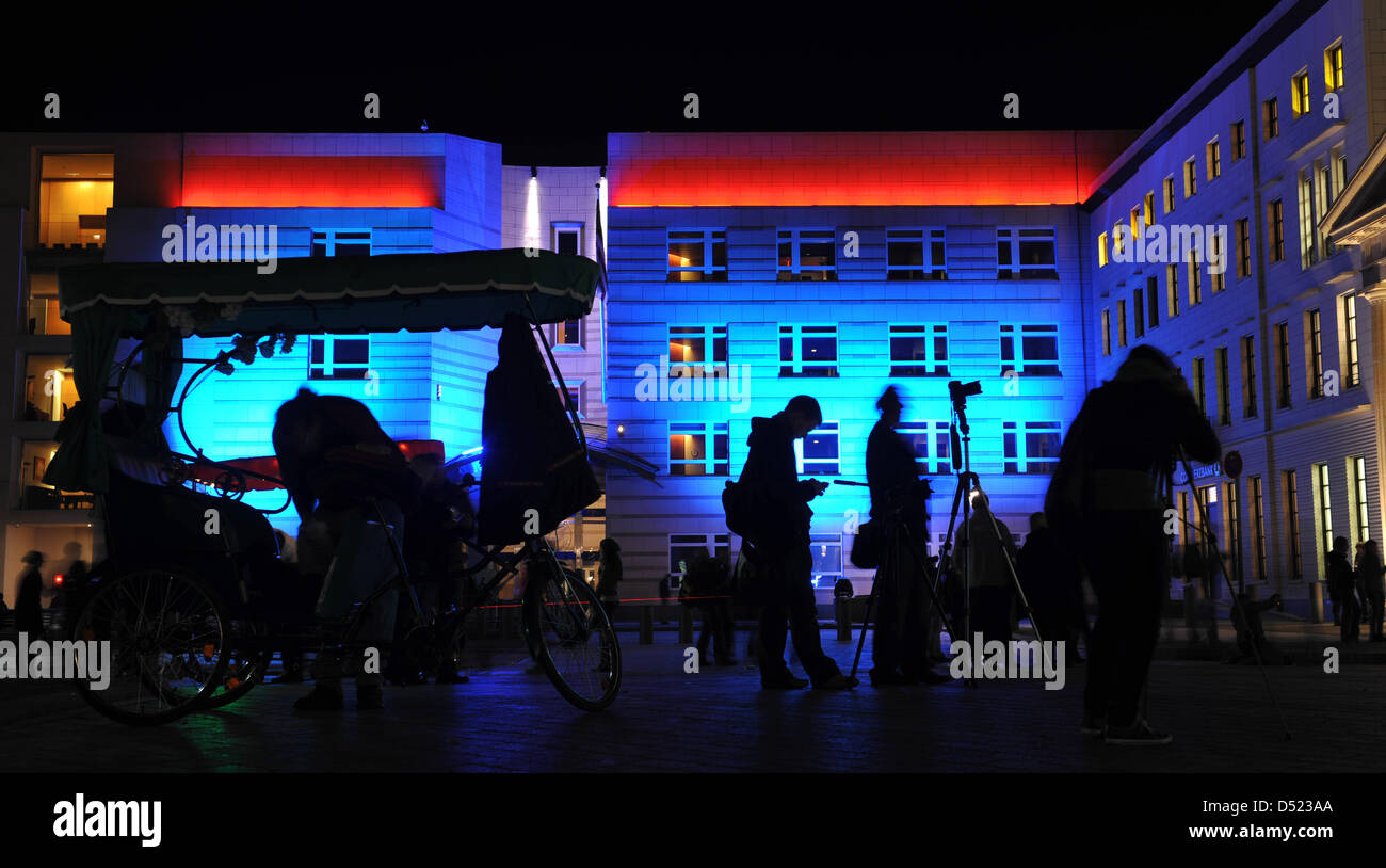 The embassy of the United States is presented with bright colours ...