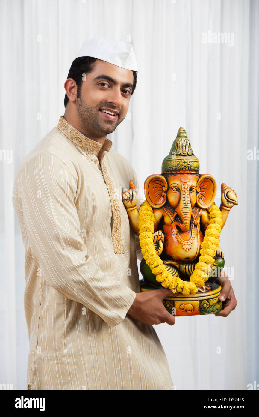 Maharashtrian cap hi-res stock photography and images - Alamy