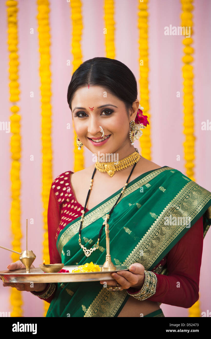 Portrait maharashtrian woman hi-res stock photography and images - Alamy