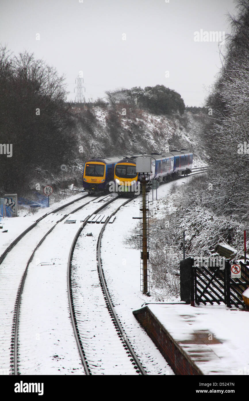 First northern line train tunnel hi-res stock photography and images ...