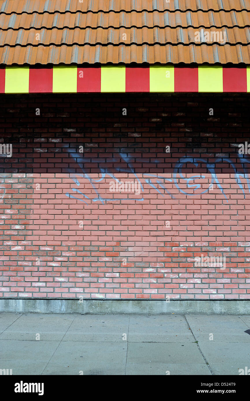 Awning shapes hi-res stock photography and images - Alamy