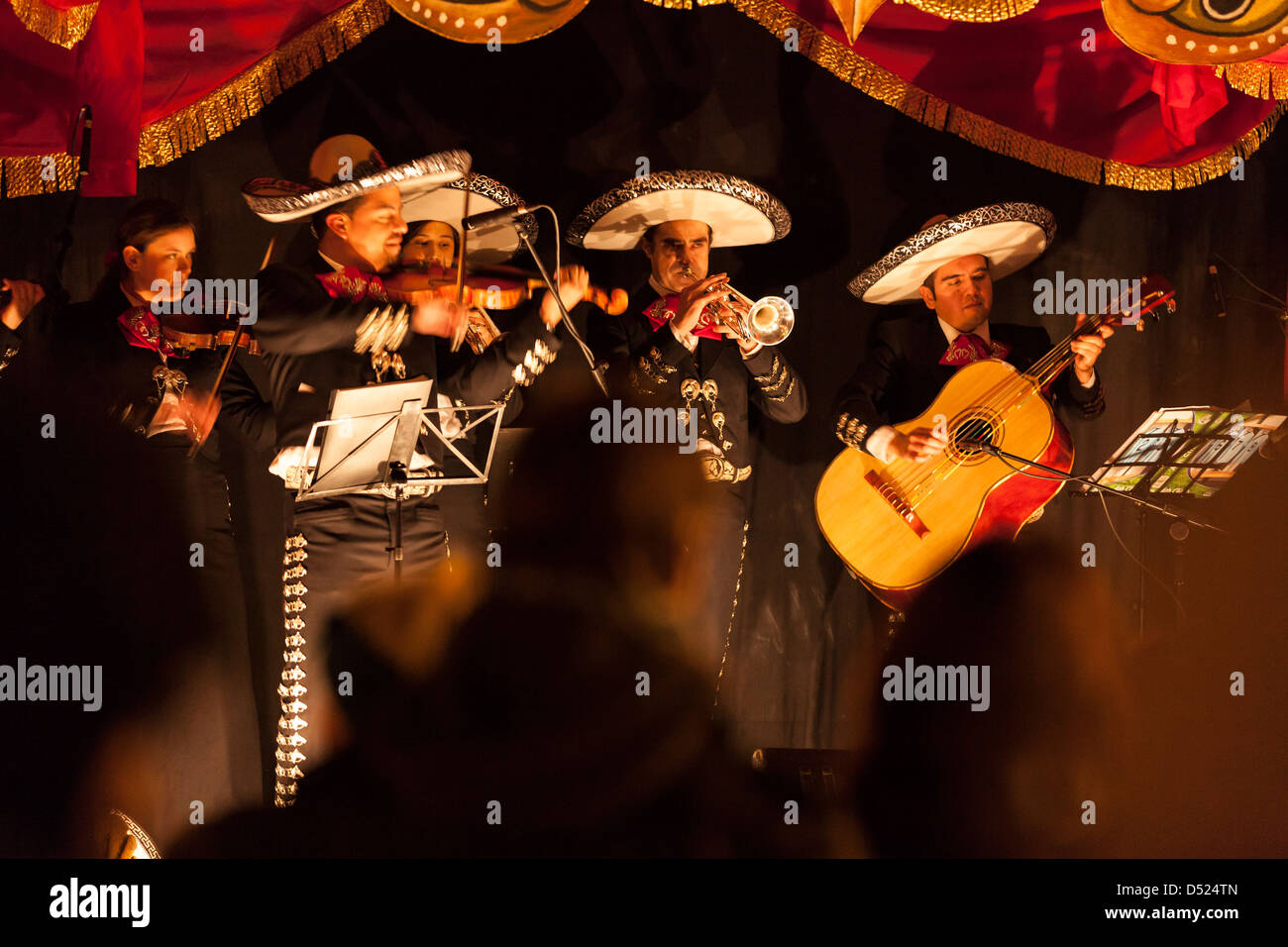 Mexican music mexican band hi-res stock photography and images - Alamy