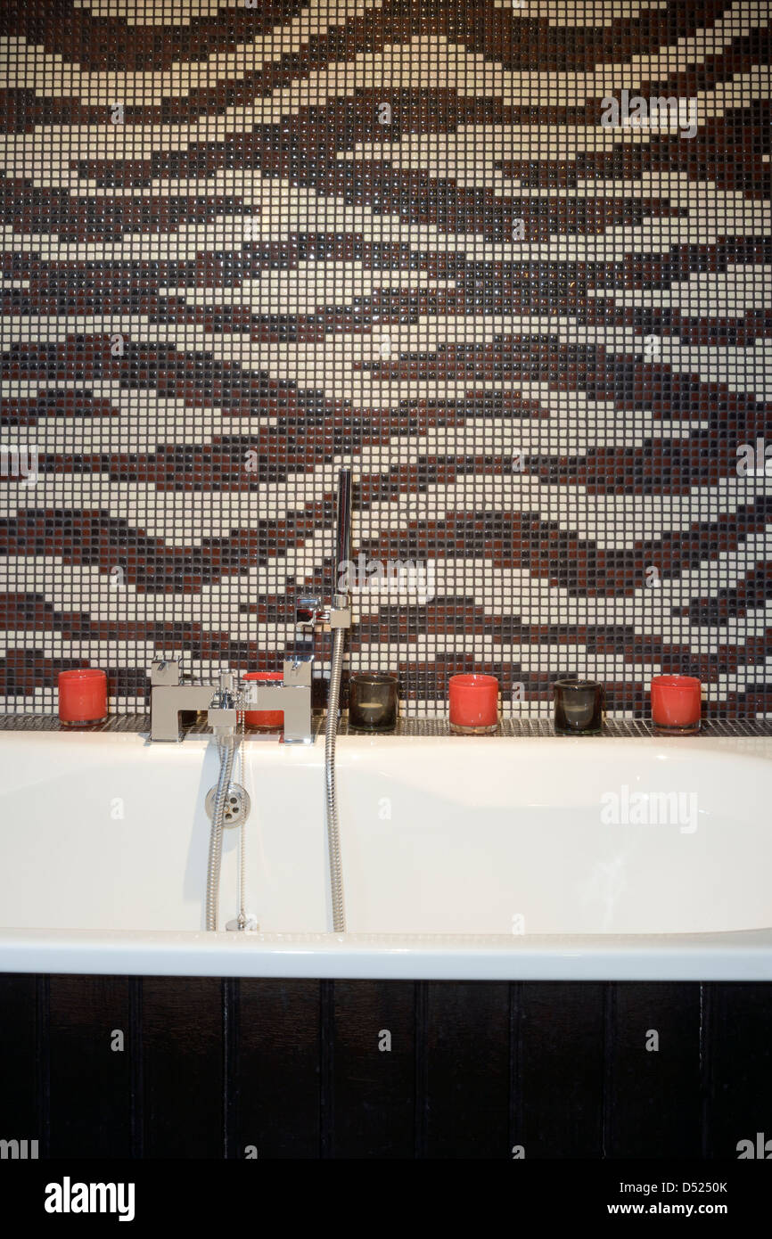 Tiled bath hi-res stock photography and images - Alamy