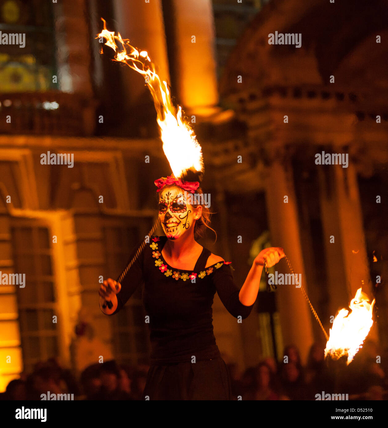Fire fire dance hi-res stock photography and images - Alamy