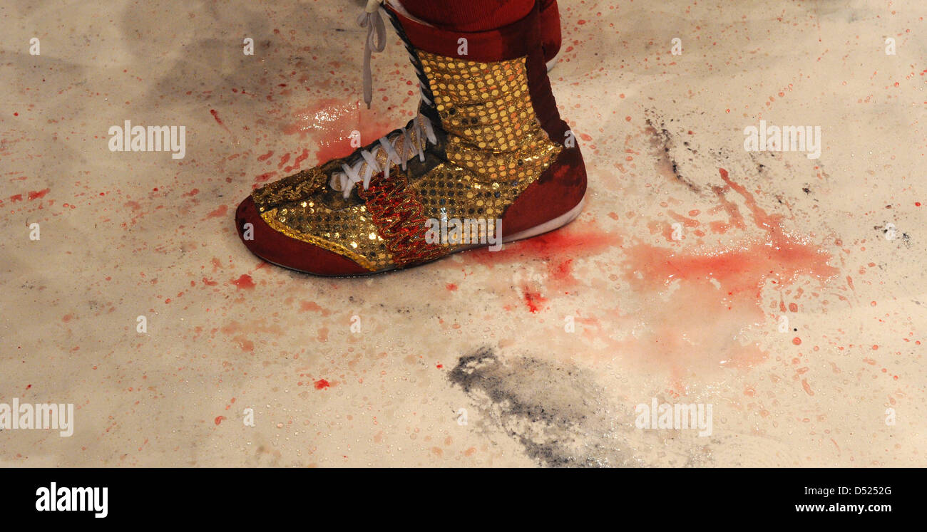 Blood puddle hi-res stock photography and images - Alamy