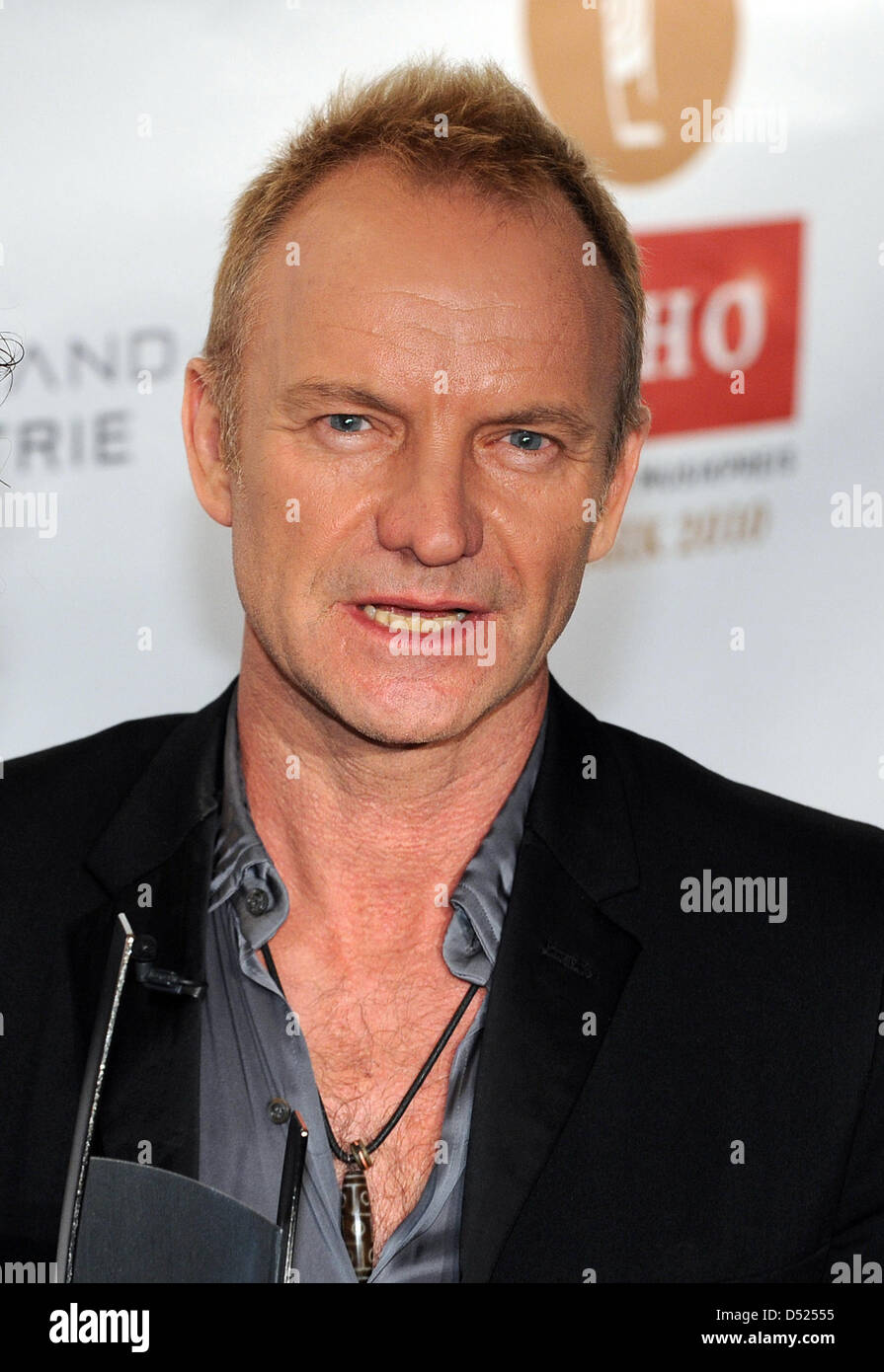 Sting singer hi-res stock photography and images - Alamy