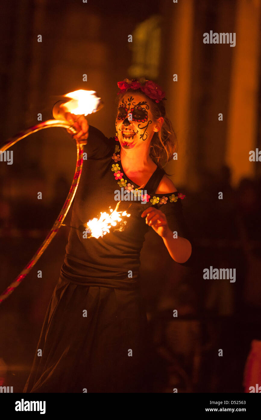 Fire dancing hi-res stock photography and images - Alamy