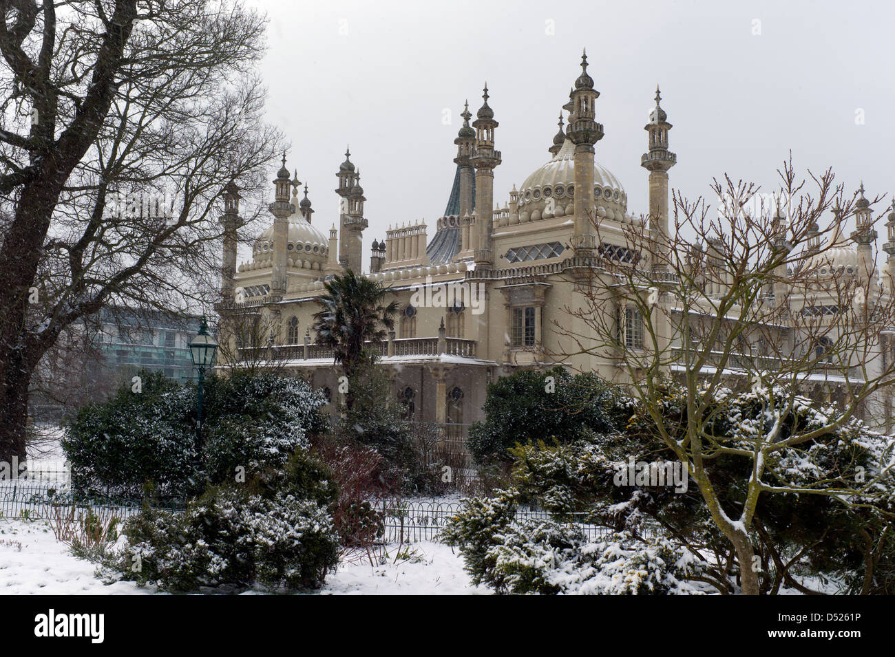 Brighton Royal Pavilion in snow Stock Photo - Alamy