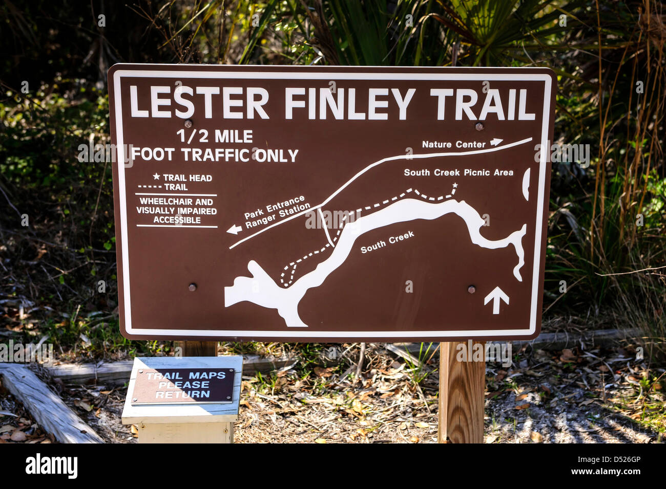 Lester Finley Trails sign in the Oscar Scherer State Park Stock Photo ...