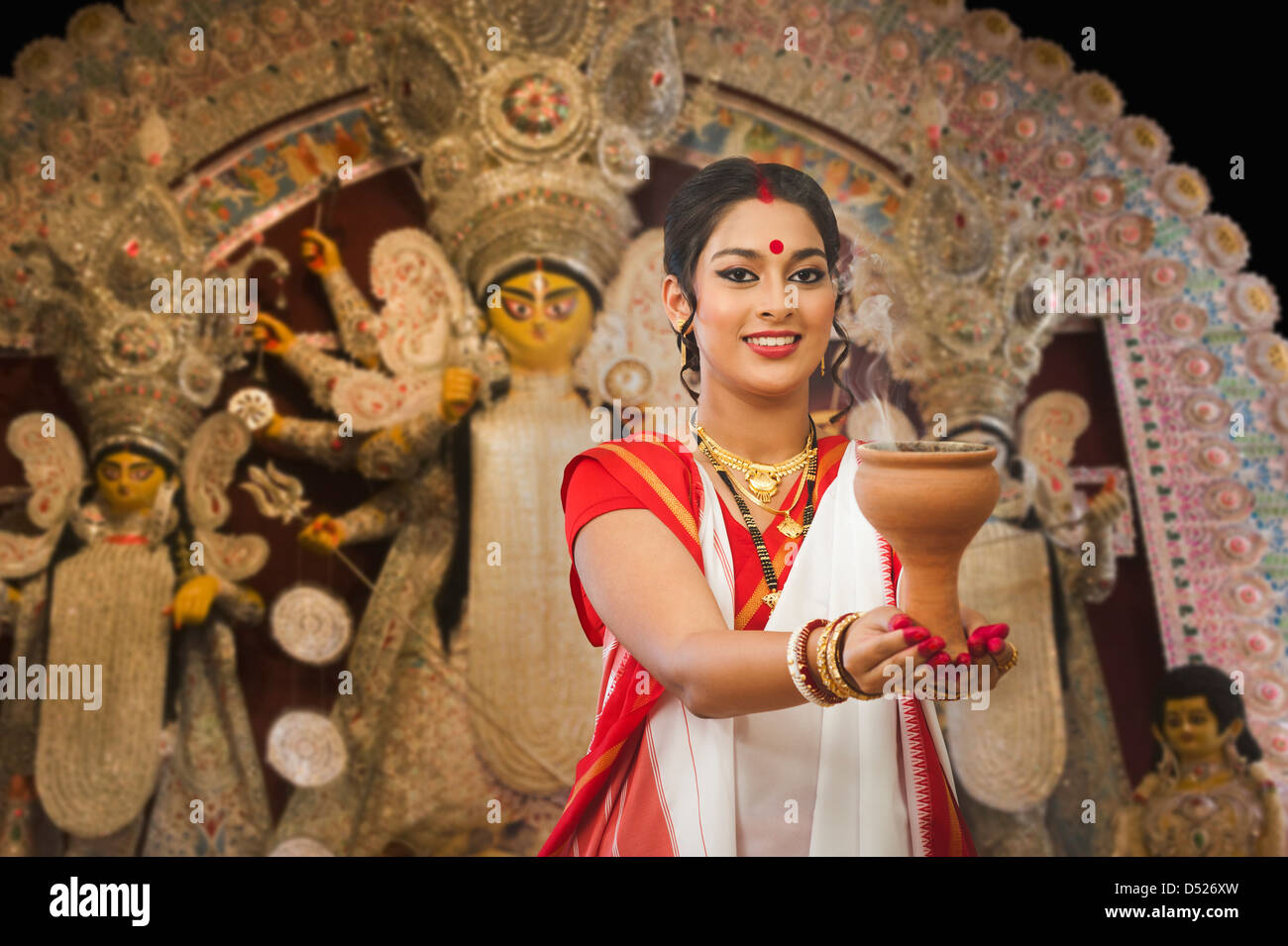 Durga puja dance hi-res stock photography and images - Alamy