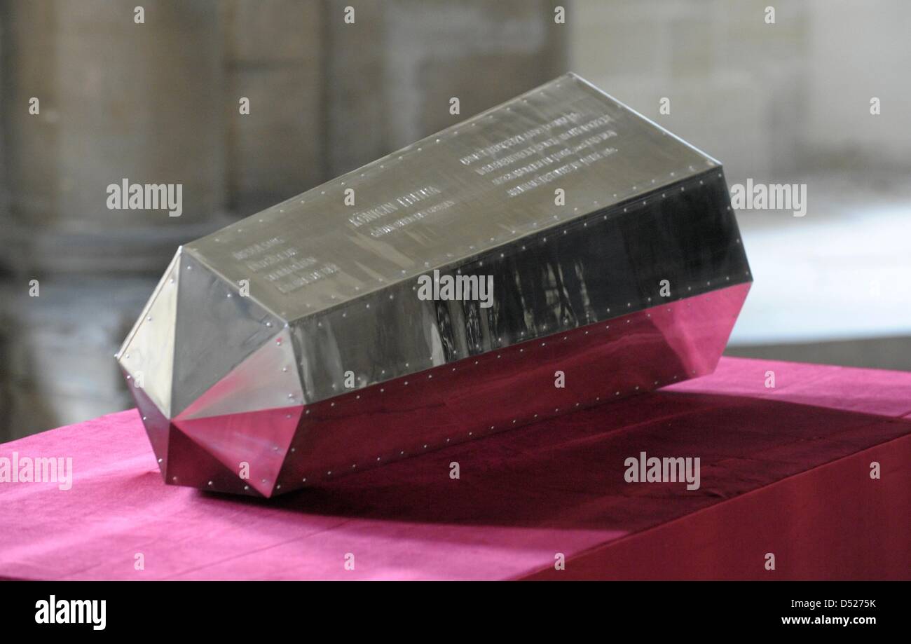 The sarcophagus of Queen Edith of England, wife of Otto I, Holy Roman ...