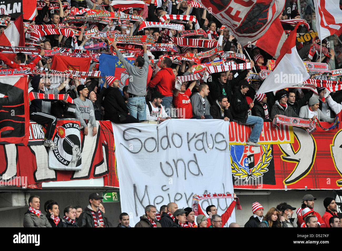 Goal wave hi-res stock photography and images - Alamy