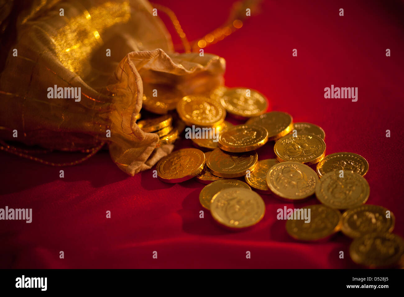 Dhan money hi-res stock photography and images - Alamy