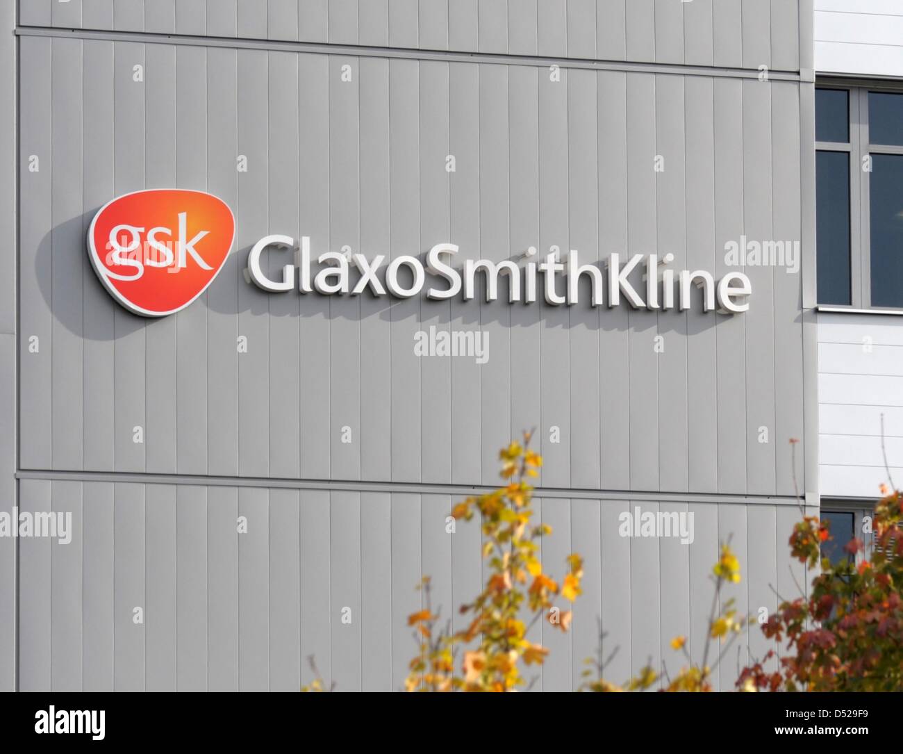 Pharmaceutical company glaxosmithkline hi-res stock photography and ...