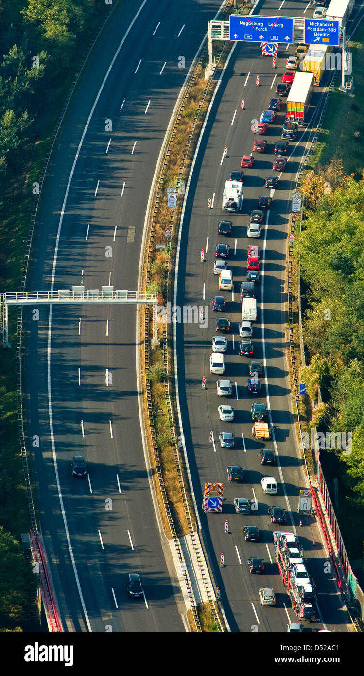 An 8.3 kilomtre-long stretch of the Autobahn (highway) 10 near Berlin ...