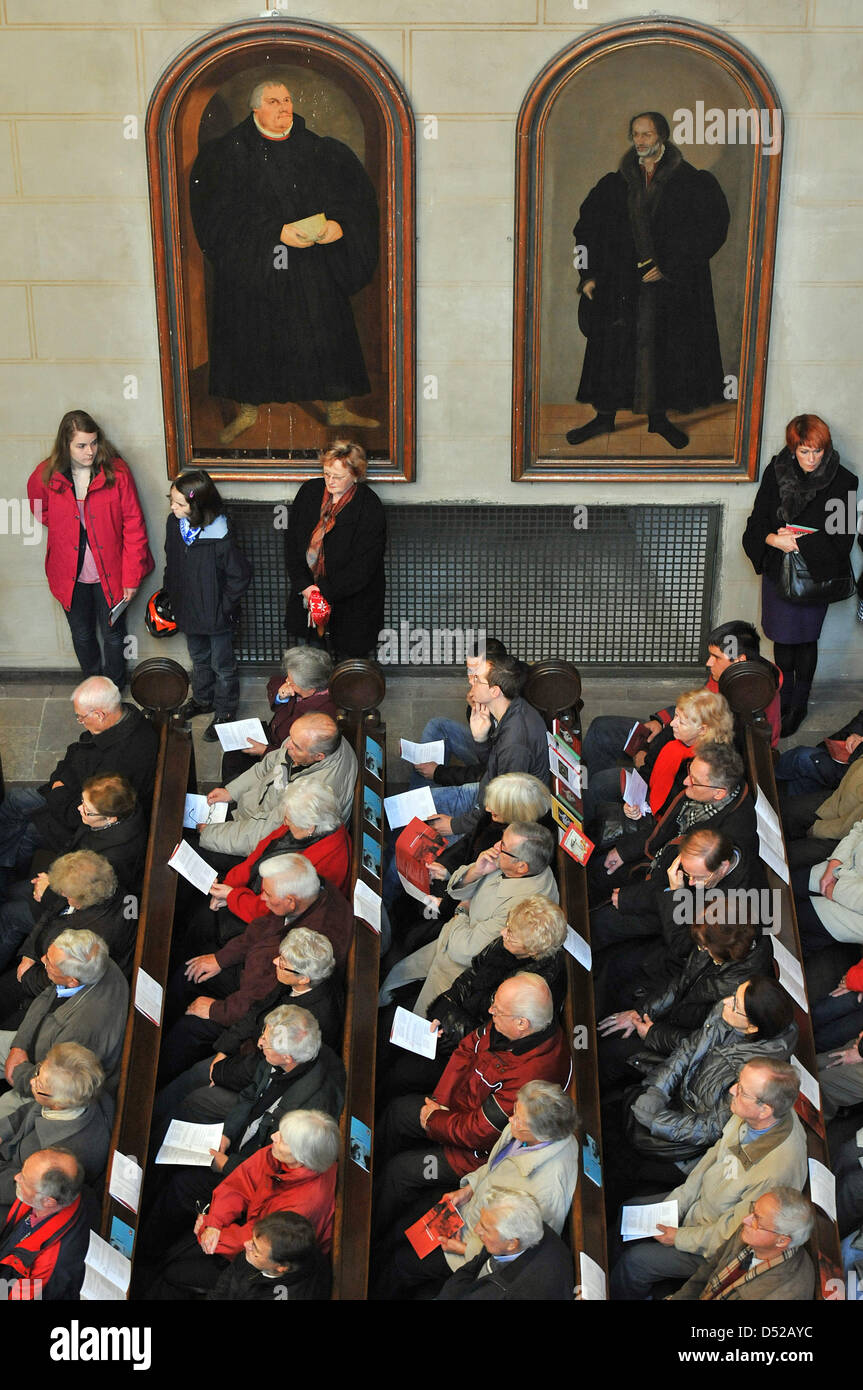 World wide pictures hi-res stock photography and images - Alamy