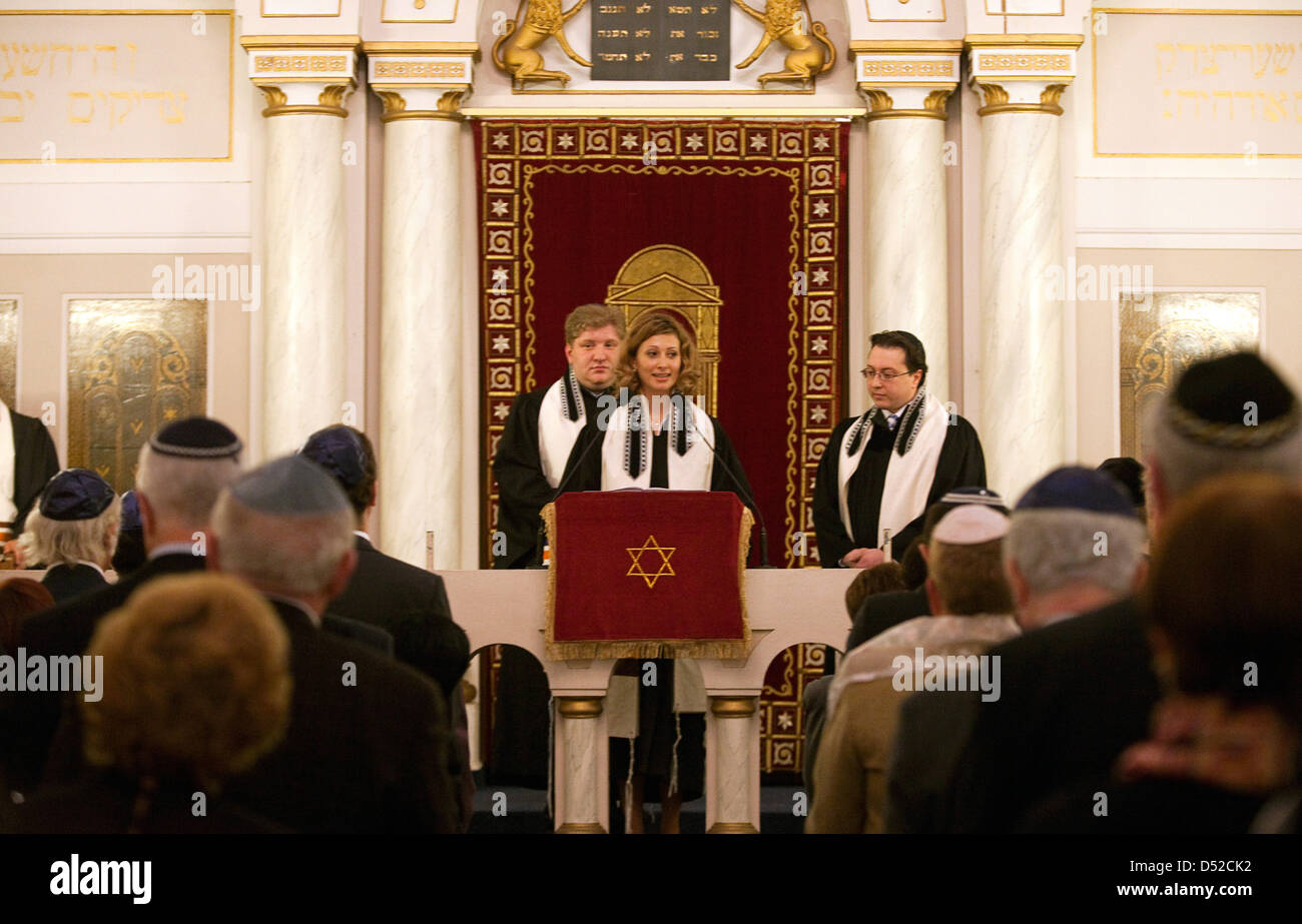 The recently ordinained rabbis Konstantin Pal (R), Alina Treiger and ...
