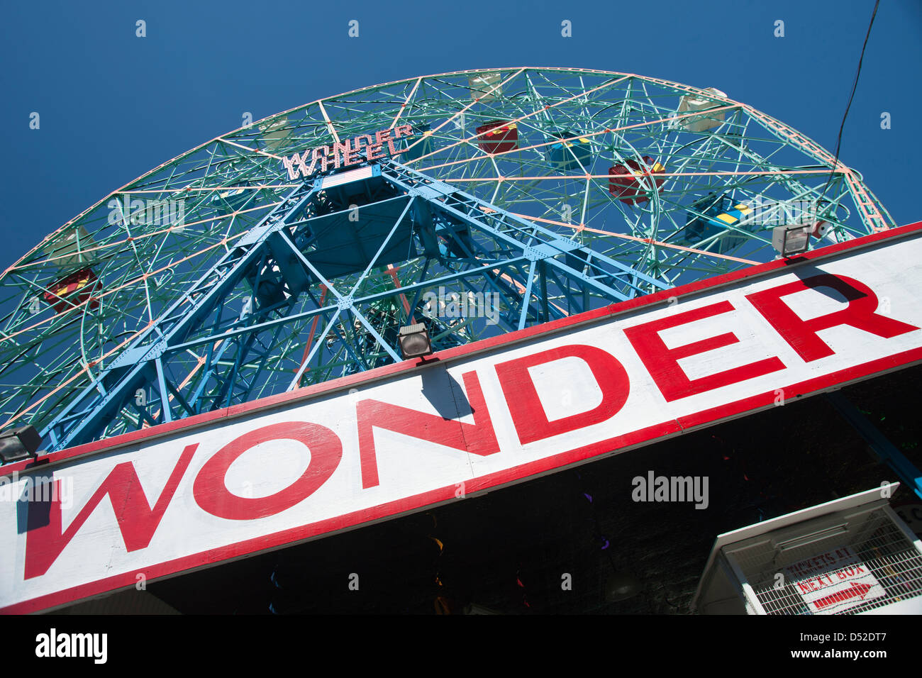 WONDER SIGN DENO'S WONDER WHEEL AMUSEMENT PARK CONEY ISLAND BROOKLYN ...