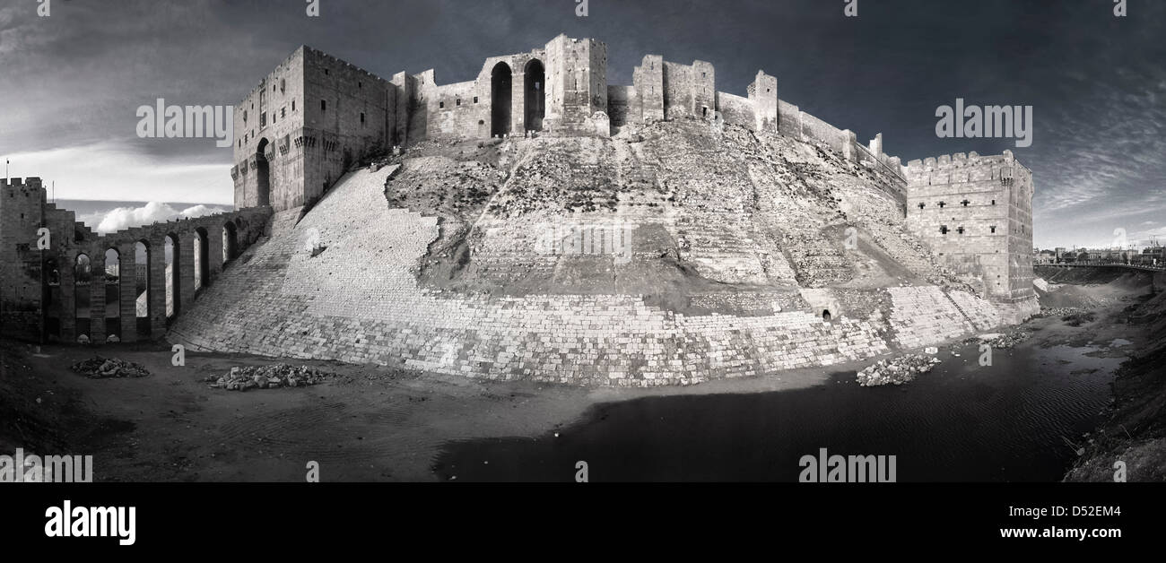 Aleppo entrance gate syria hi-res stock photography and images - Alamy