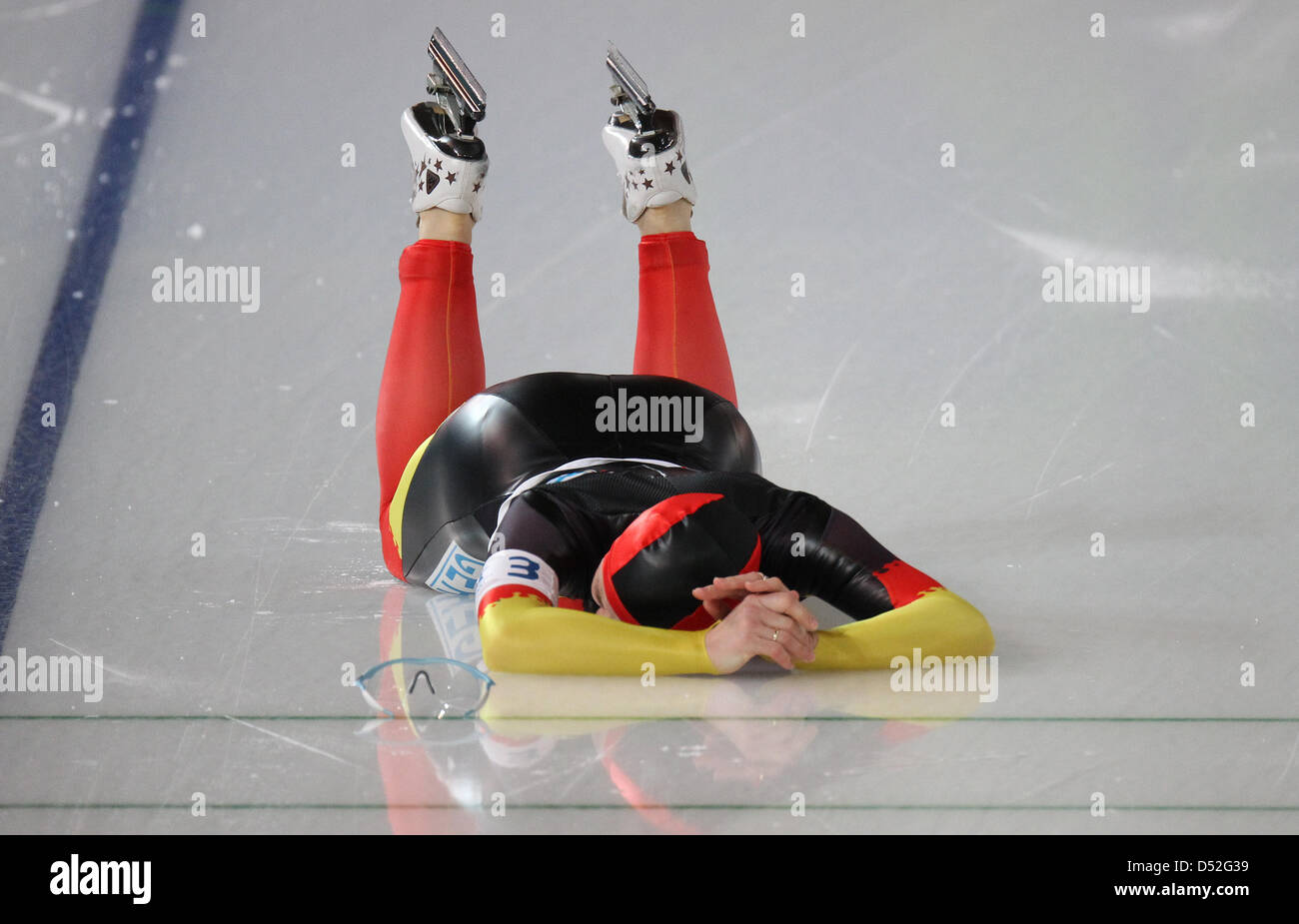 Anni Friesinger-Postma of Germany falls down during the Speed Skating ...