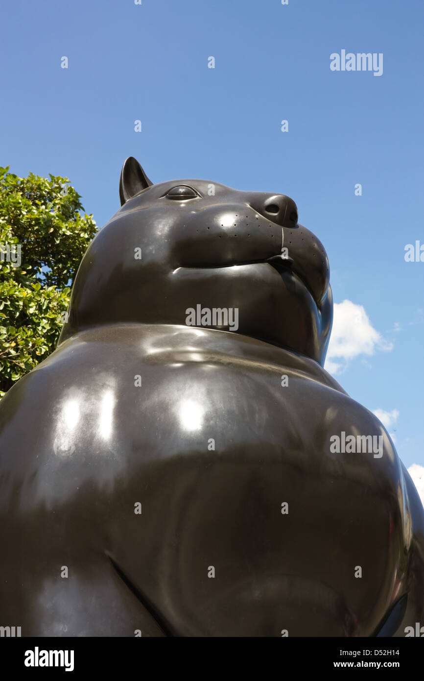 Botero square. Launched in 2002, are displayed in the street 23 ...