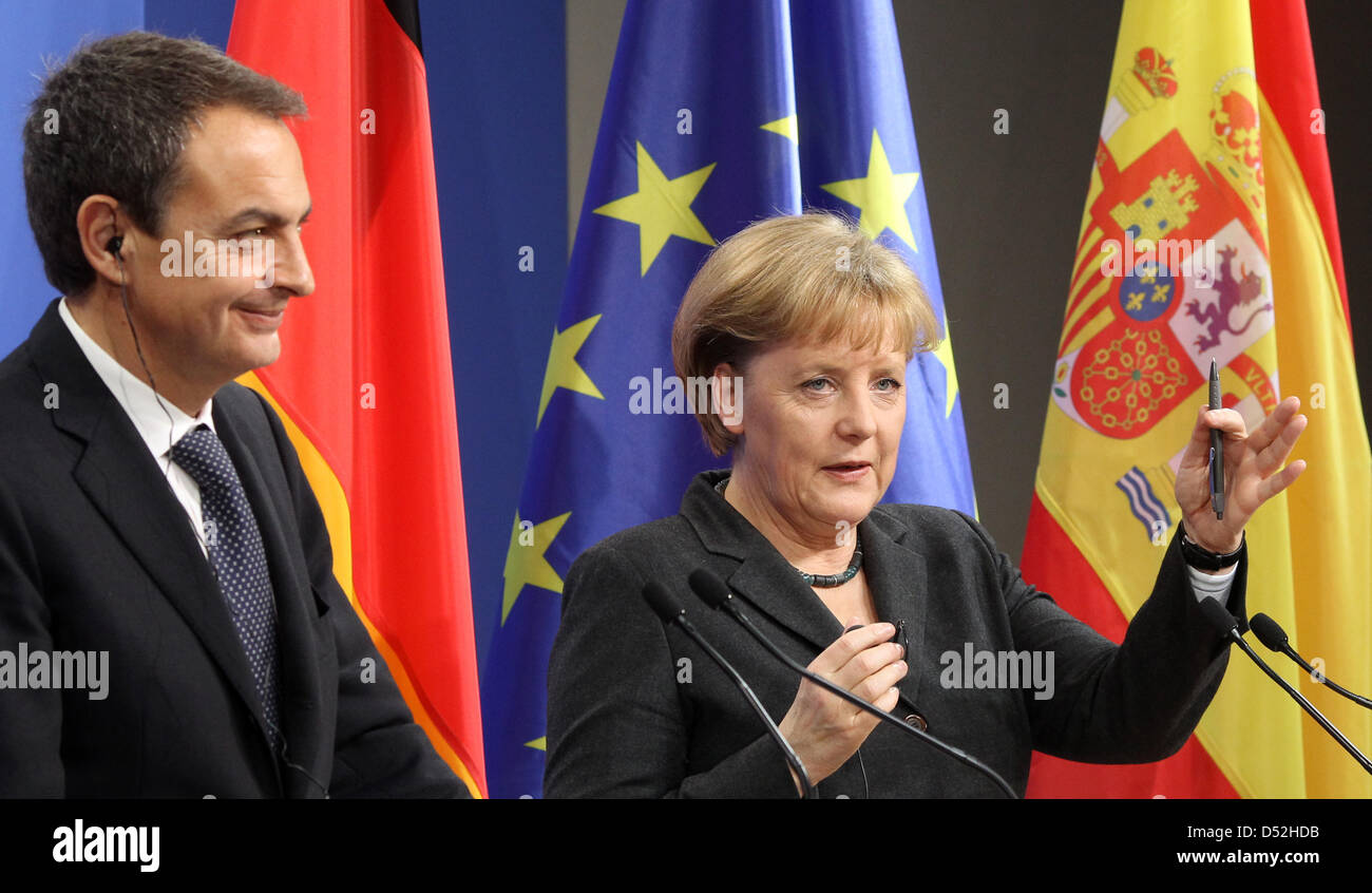 German Chancellor Angela Merkel (R) and Spanish Prime Minister Jose ...