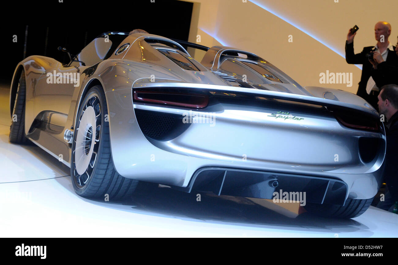 Volkswagen presents the new Porsche Spyder 918 on the first press day ...