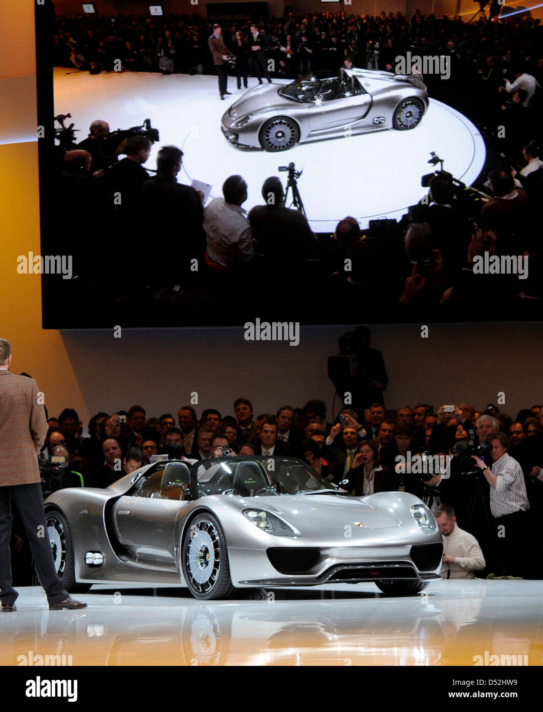 Volkswagen presents the new Porsche Spyder 918 on the first press day ...
