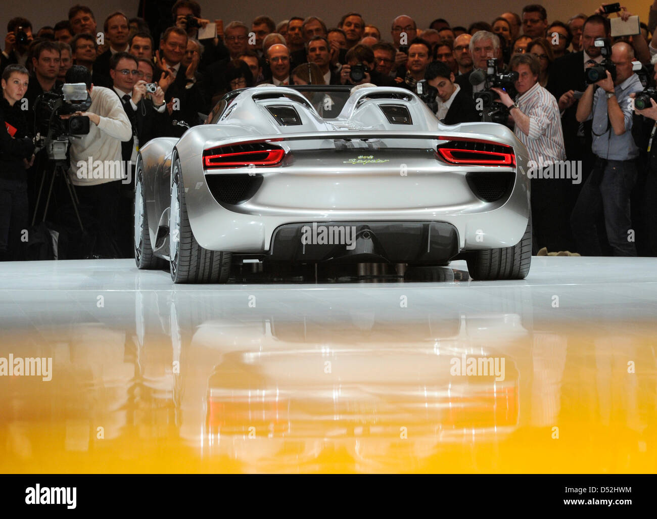 Volkswagen presents the new Porsche Spyder 918 on the first press day ...