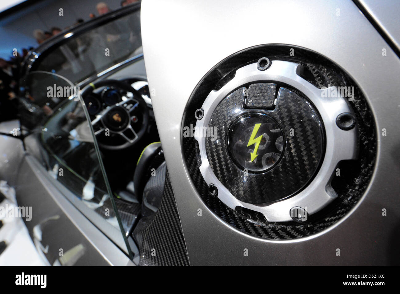 Volkswagen presents the new Porsche Spyder 918 on the first press day ...