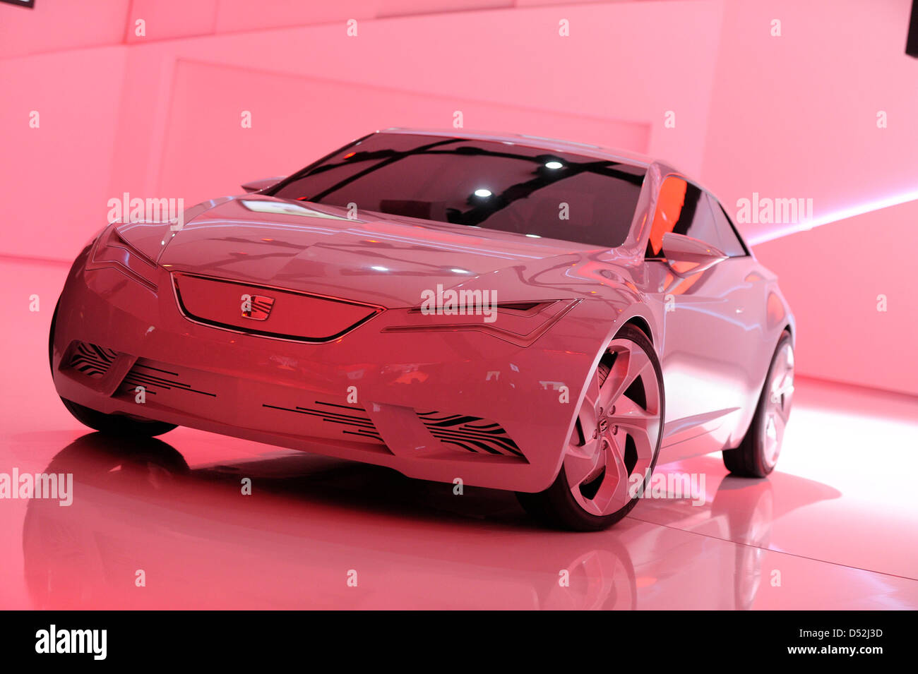 Volkswagen presents the new Seat Concept Car Ginebra on the first press ...
