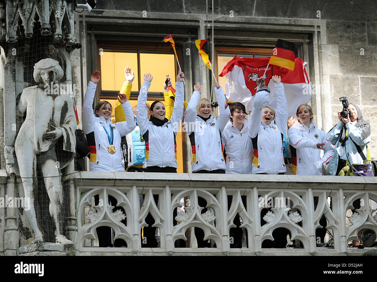 The German Oylmpic team waves from the balcony in Munich, Germany, 02 ...