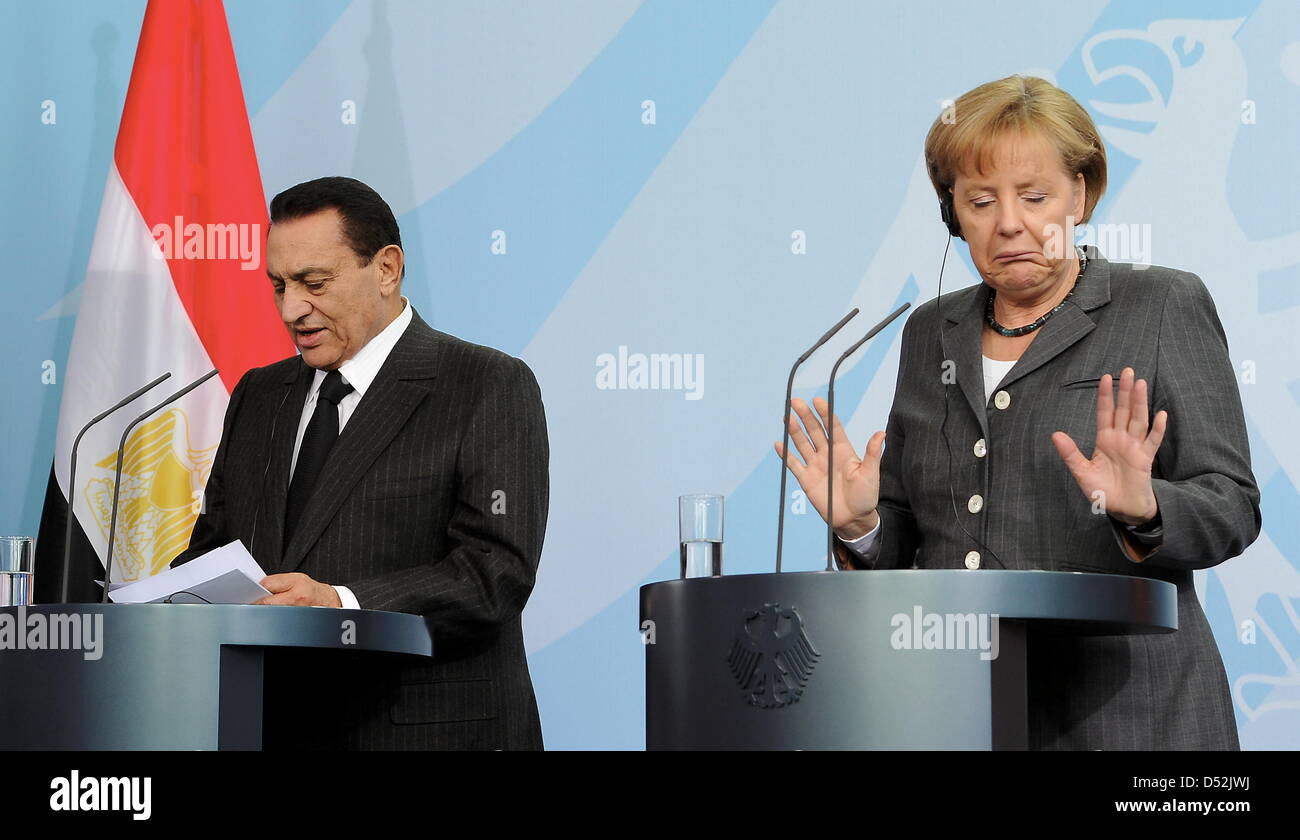 President of Egypt Hosni Mubarak (L) and German Chancellor Angela ...