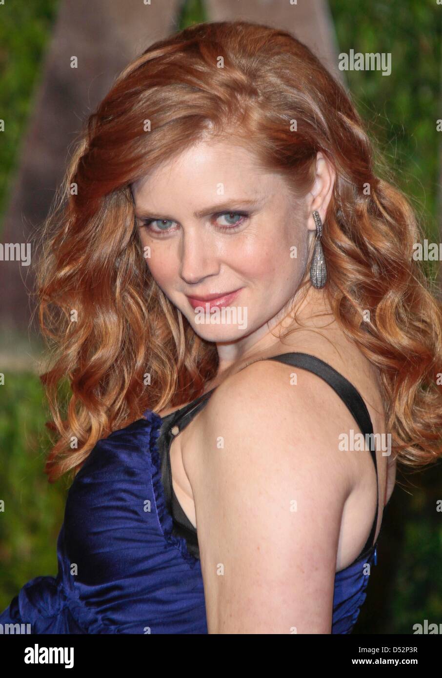 Actress Amy Adams arrives at the Vanity Fair Oscar Party at Sunset ...