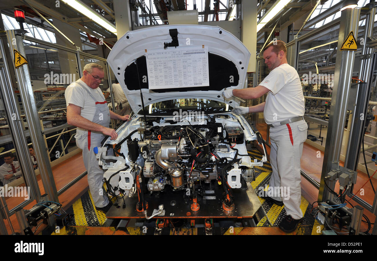 Audi production hi-res stock photography and images - Alamy