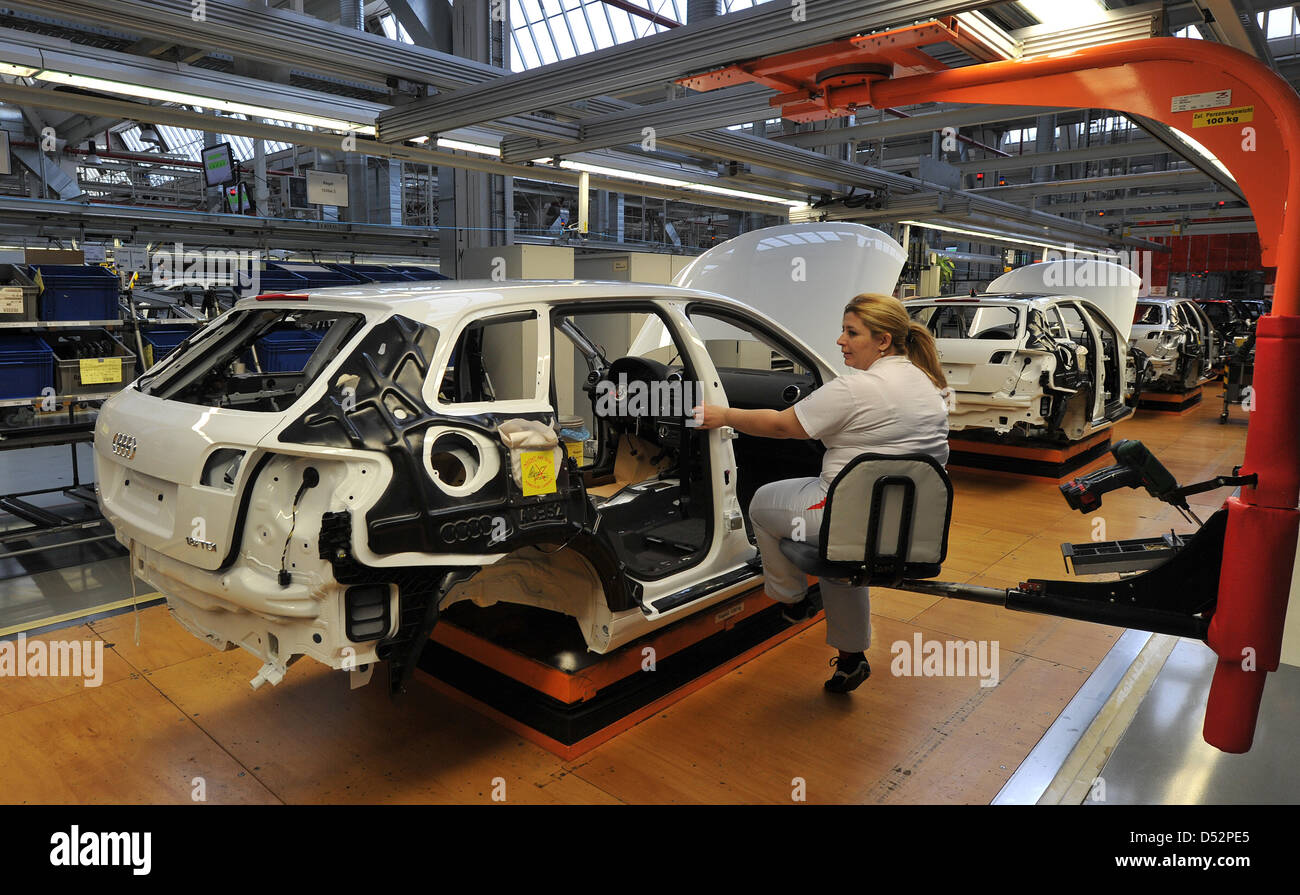 Audi production hi-res stock photography and images - Alamy