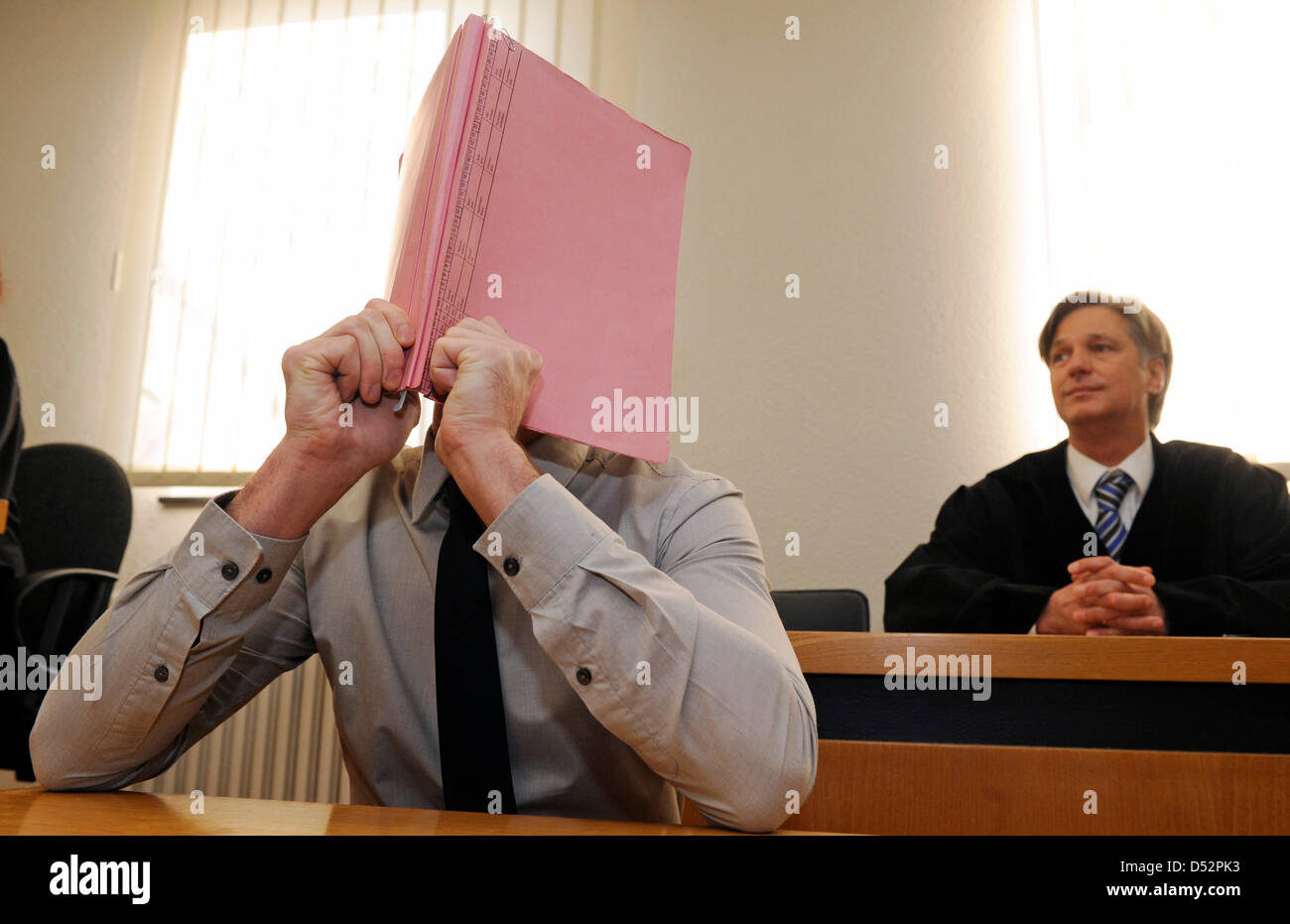 Edis K. (L), alleged blackmailer of US topmodel Cindy Crawford (not ...