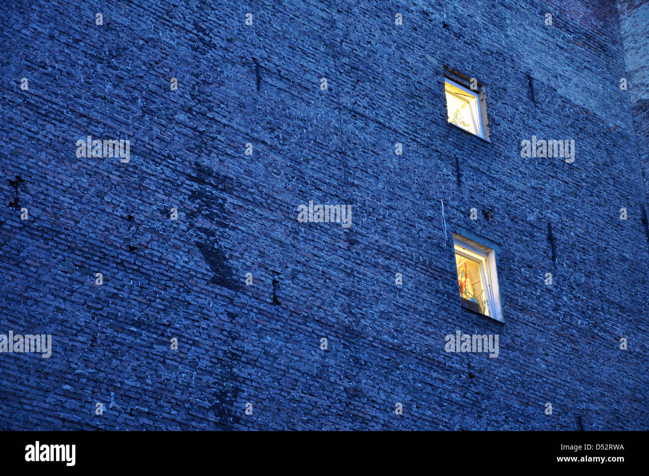 Two lighted windows hi-res stock photography and images - Alamy