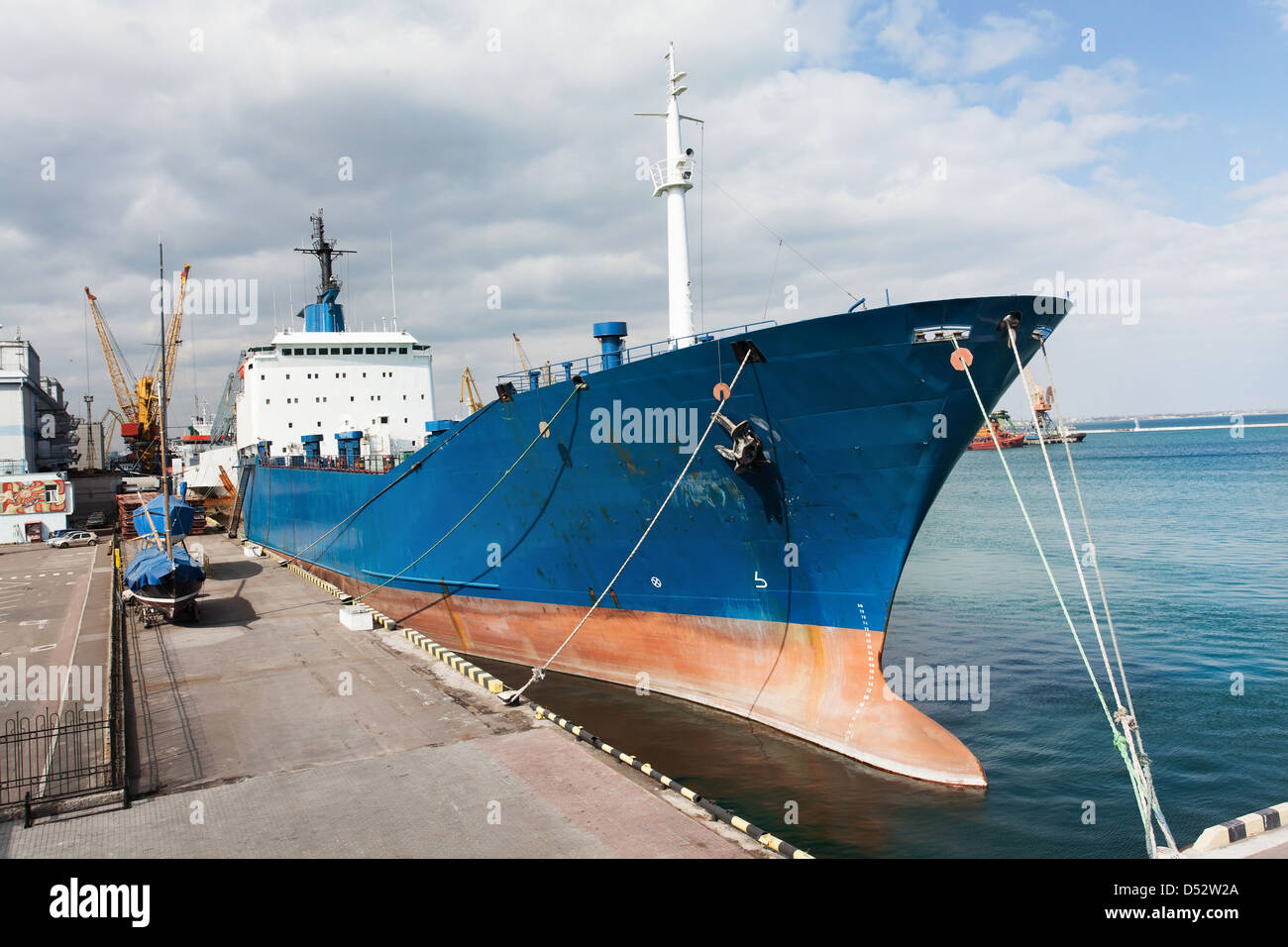 Ship bow view hi-res stock photography and images - Alamy