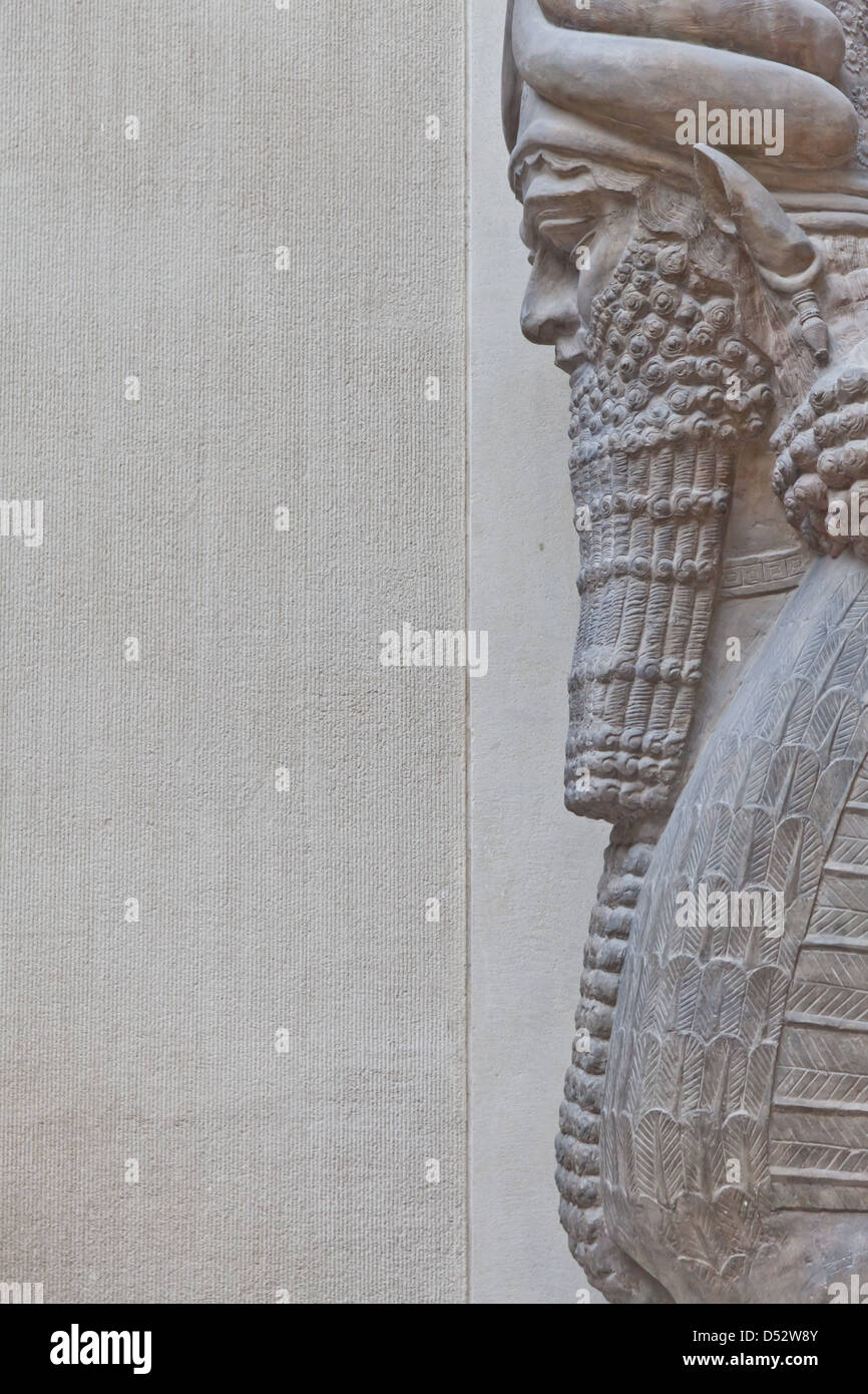 Babylonian Statues On The Wall