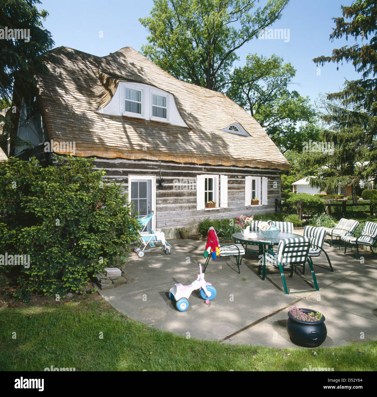 Back exterior of house hi-res stock photography and images - Alamy