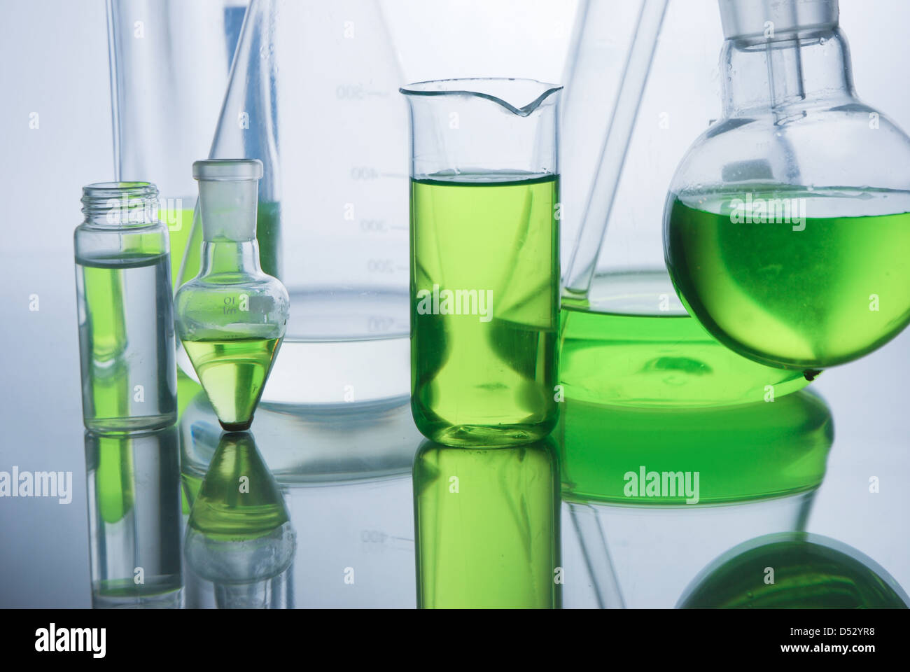 Laboratory glassware hi-res stock photography and images - Alamy