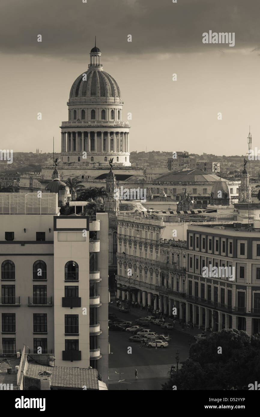 Elevated view above havana vieja hi-res stock photography and images ...