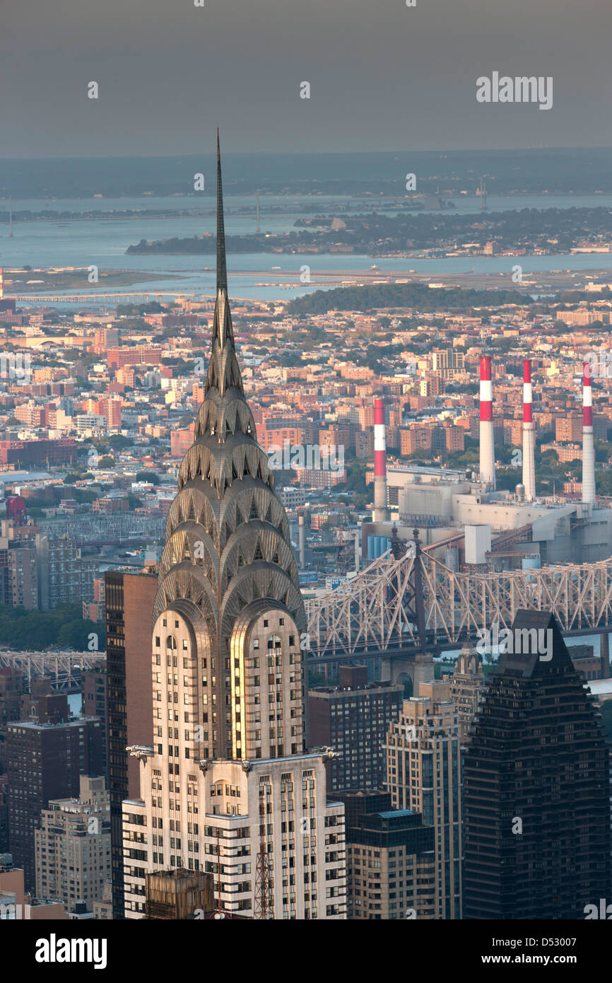 Downtown Manhattan viewed from the top of the Empire State Building ...