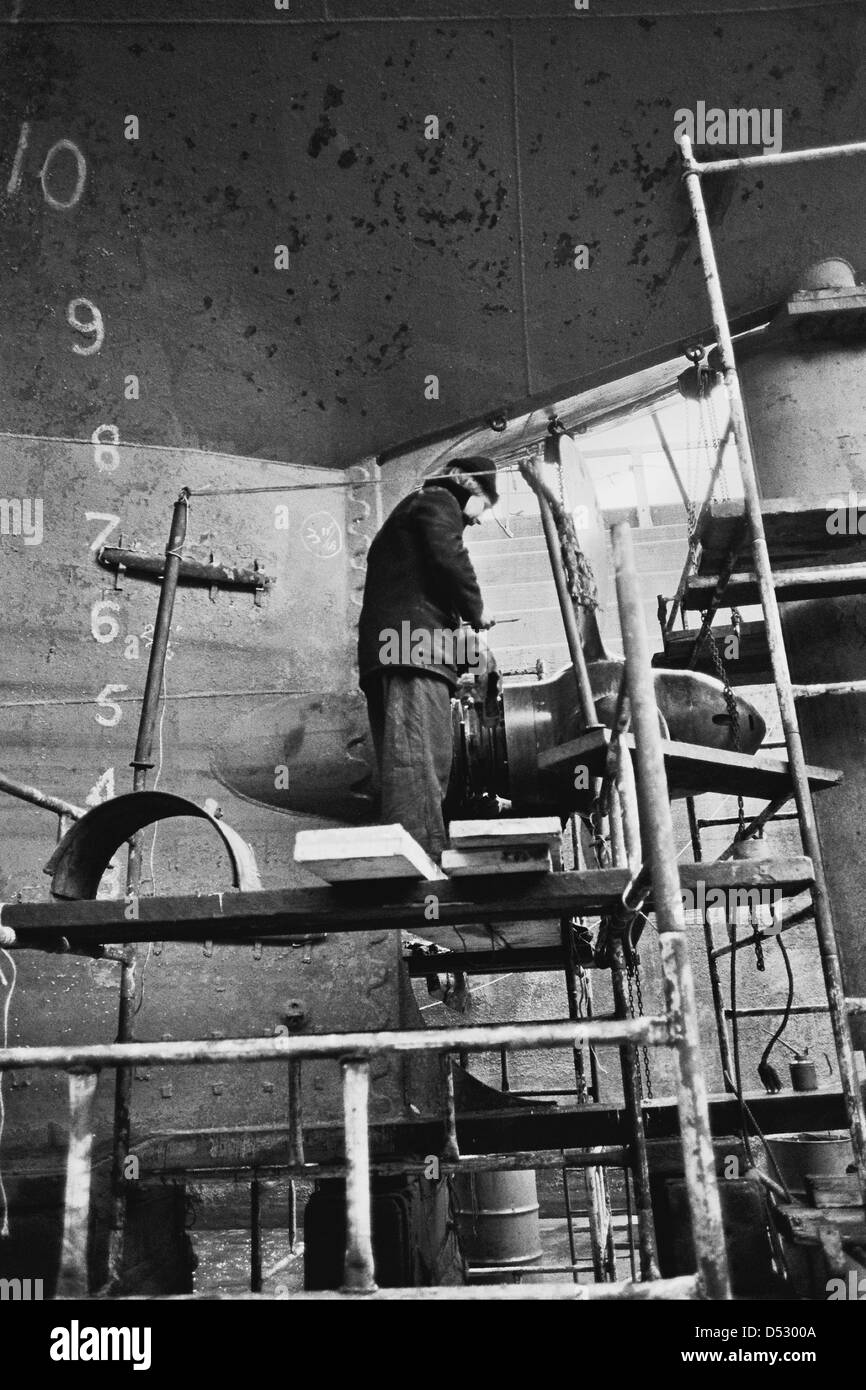 liverpool Albert docks dry dock with ship being repaired Stock Photo ...