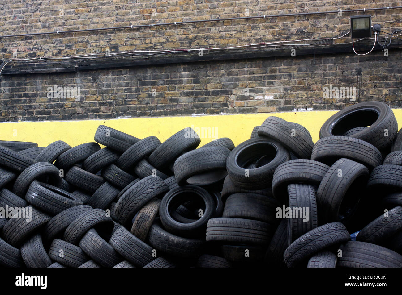 Old used tyres hi-res stock photography and images - Alamy