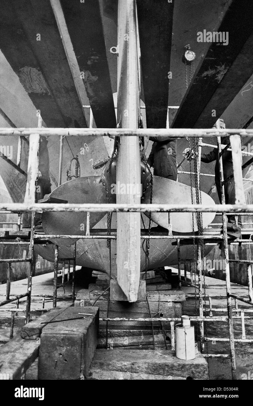 liverpool Albert docks dry dock with ship being repaired Stock Photo ...