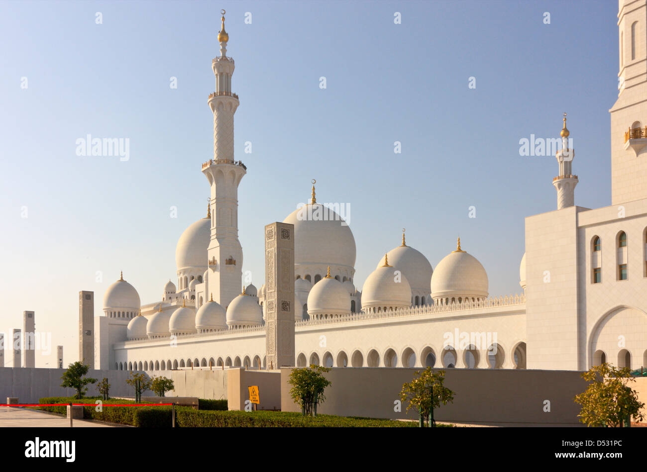 Minaret, Domes and Arches in Sheikh Zayed Bin Sultan Al Nahyan Grand ...