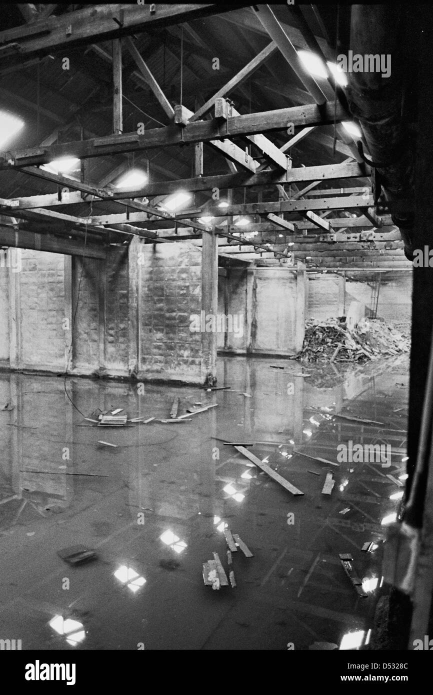 Factory decay Black and White Stock Photos & Images - Alamy