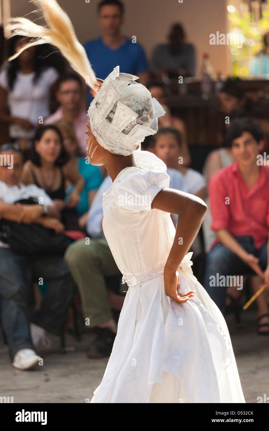 Folklorico dance cuba hi-res stock photography and images - Alamy